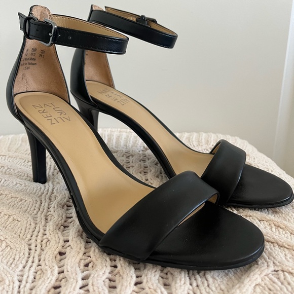 Naturalizer | Shoes | Naturalizer Leah Black Ankle Strap Heels Sandals ...